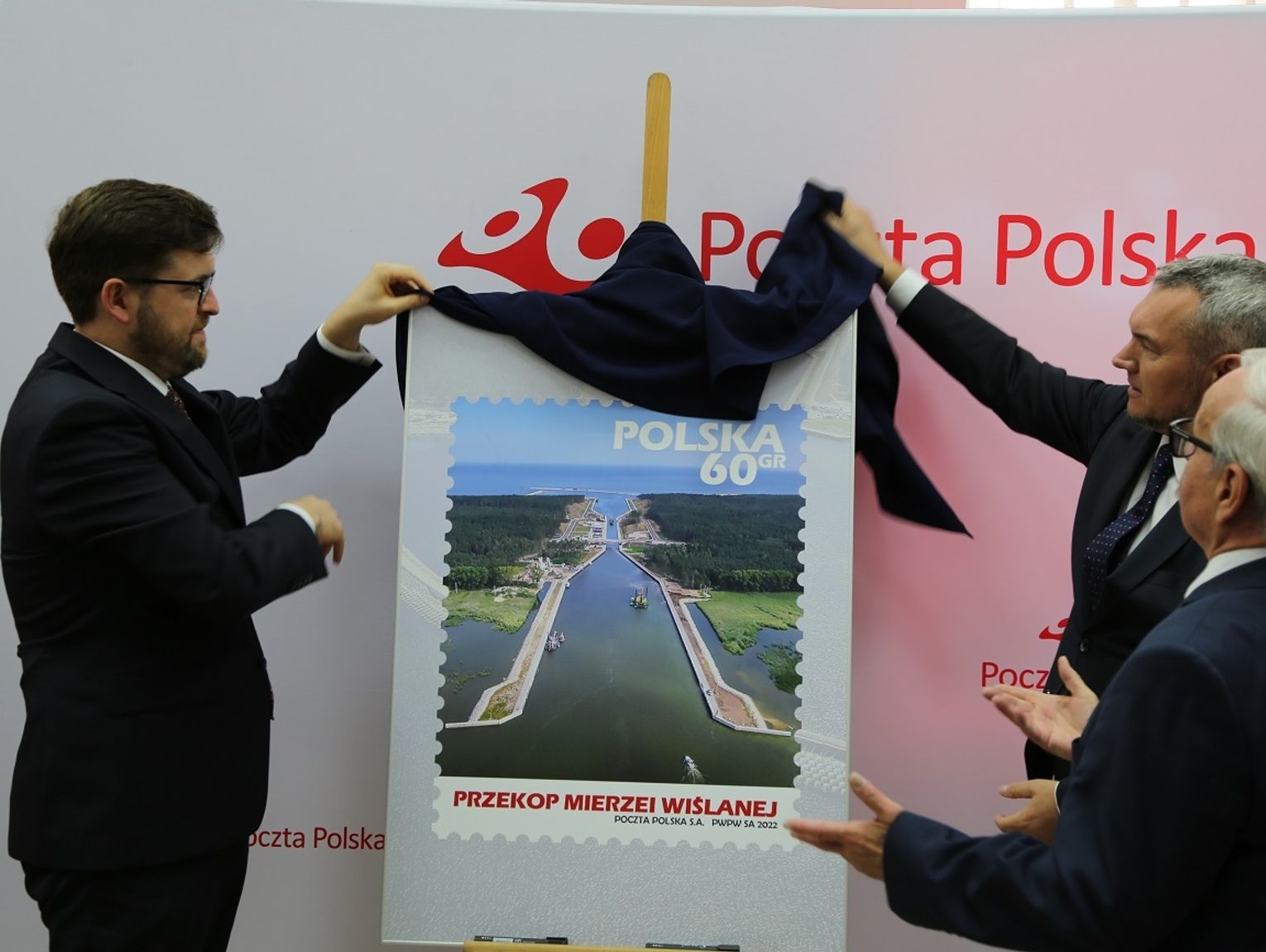 Przekop Mierzei Wiślanej upamiętniony na znaczku Poczty Polskiej