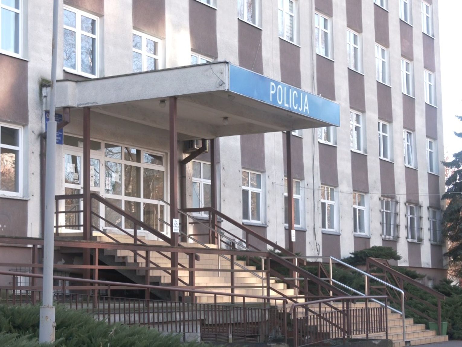 Stracił pieniądze. Dopiero w banku dowiedział się, że to oszustwo Stracił pieniądze. Dopiero w banku dowiedział się, że to oszustwo