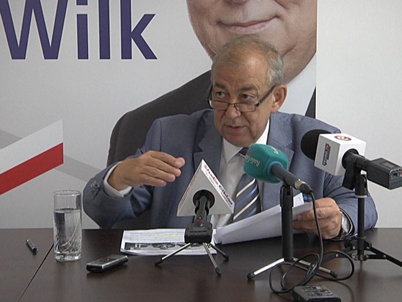 Wilk: "senator Wcisła manipuluje informacjami (...) Ciągle ma ...