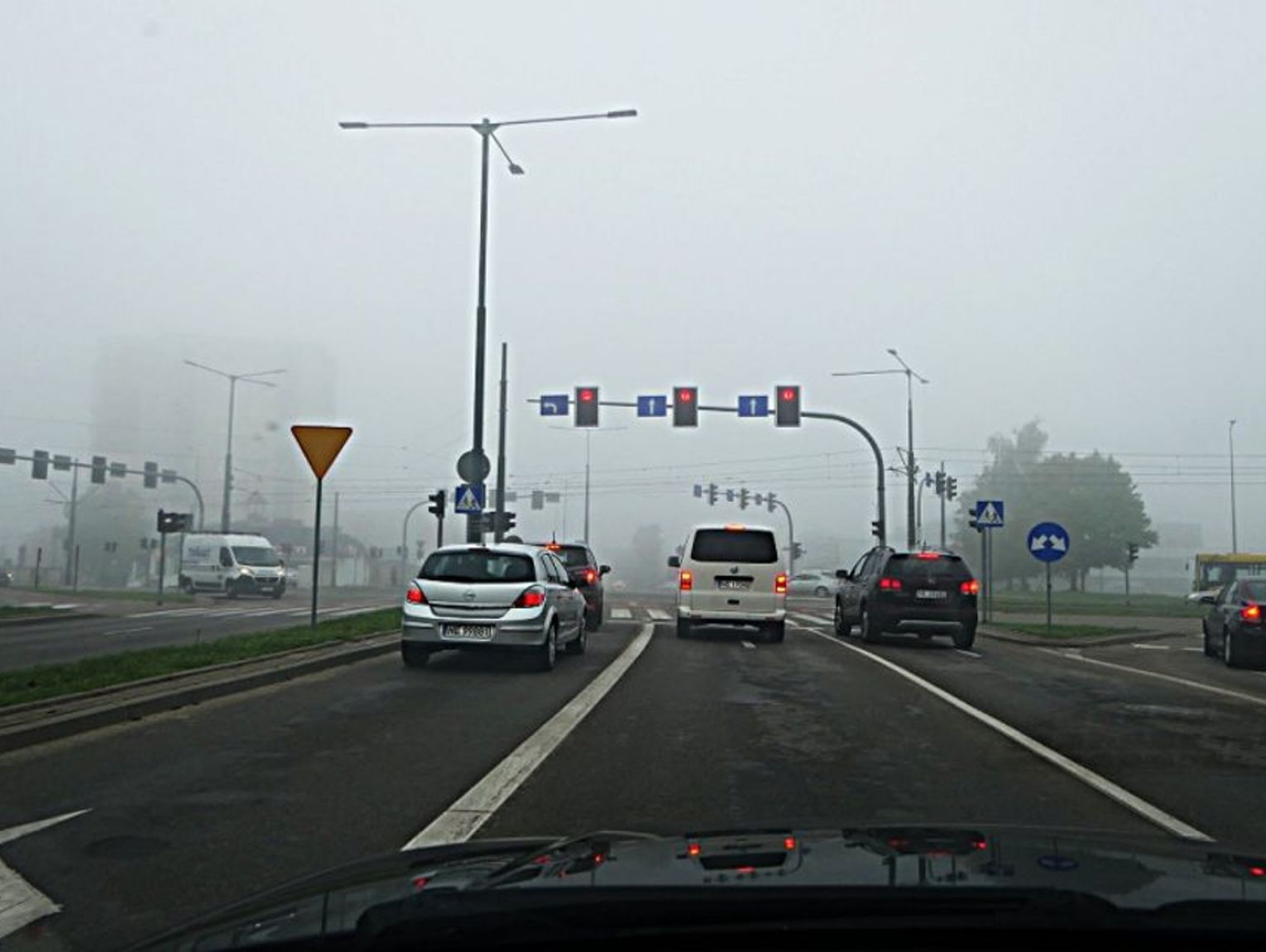 Zdradliwa jesienna aura a bezpieczna jazda. O czym warto pamiętać? Zdradliwa jesienna aura a bezpieczna jazda. O czym warto pamiętać?